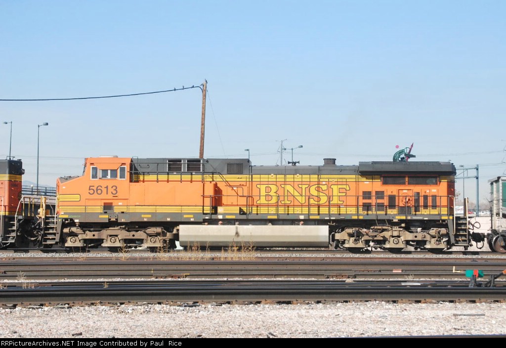 BNSF 5613